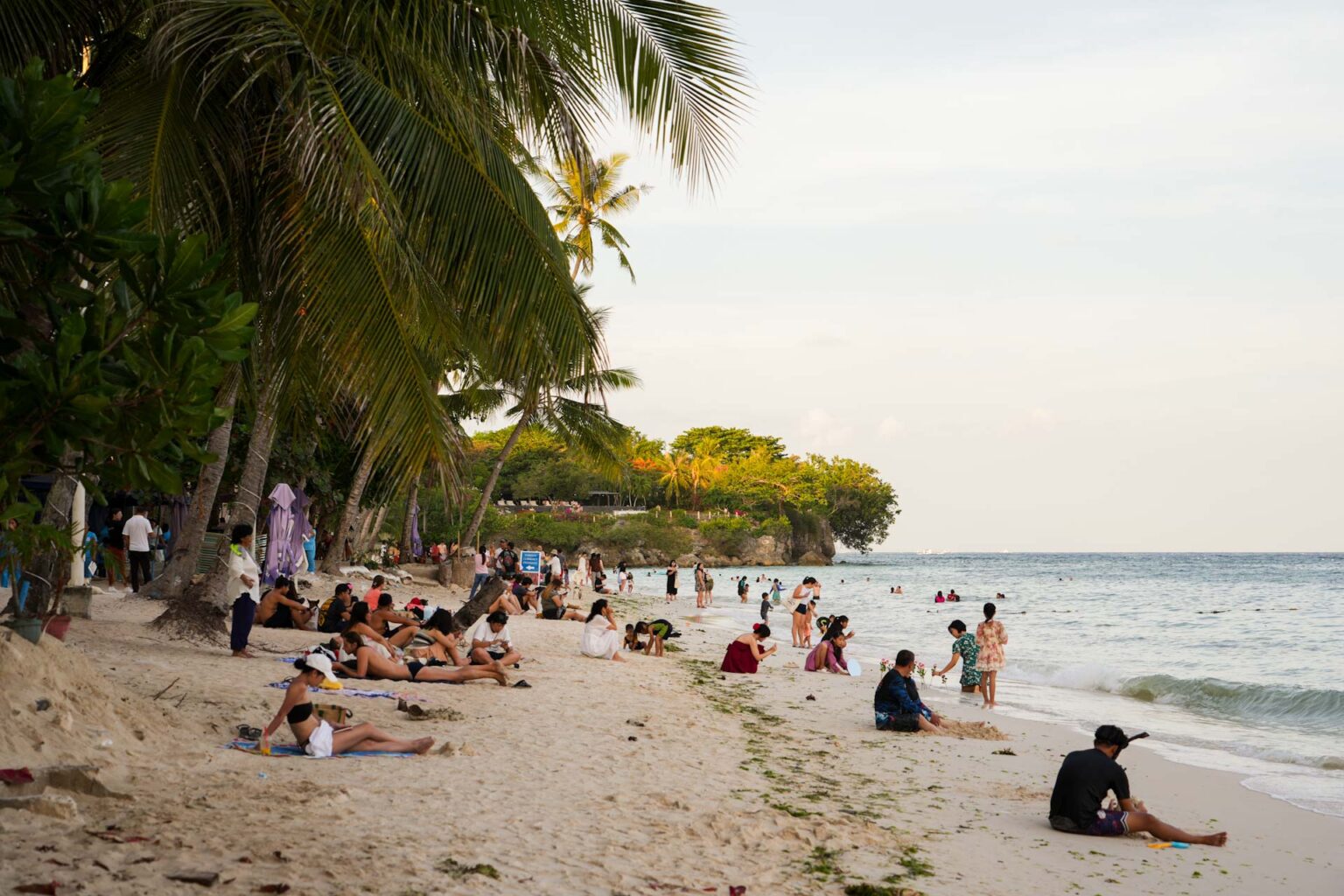 Bohol i Panglao - wyraki, czekoladowe wzgórza i suche wodospady ...